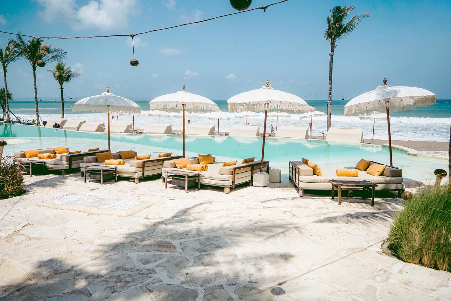 5 Reasons Why You Must Go to Mari Beach Club - Mari Beach Club