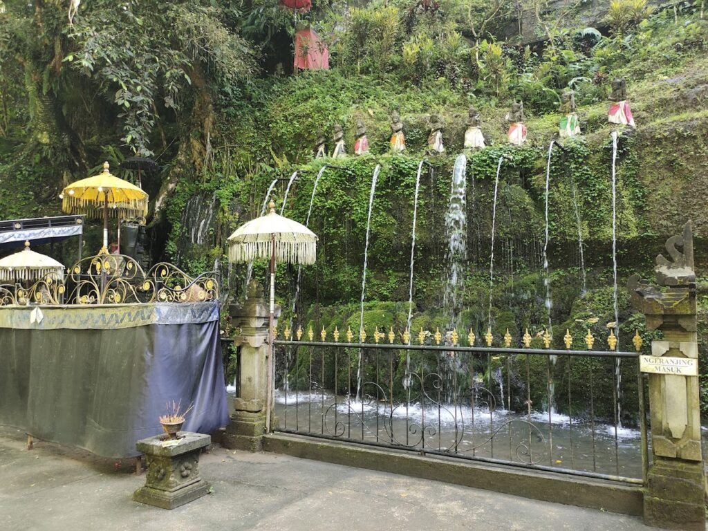 5 Melukat Places in Bali with The Rituals, Locations & Fees